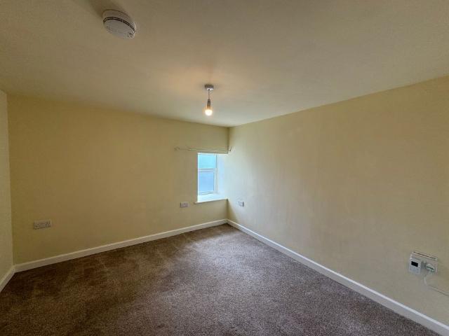 1 bed apartment to rent in 108 Cheddon Road, Taunton, TA2
