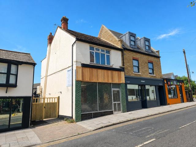1 bed apartment to rent in High Street, Rayleigh, Essex, SS6