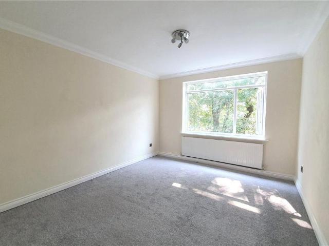 1 bed apartment to rent in St. Lawrence Gardens, Leigh on Sea, SS9