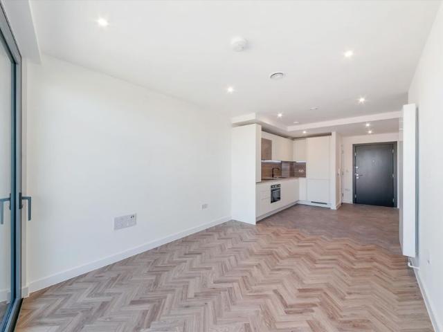 1 bed available to rent in the fantastic Three Waters development in Bow Creek