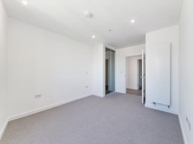 1 bed available to rent in the fantastic Three Waters development in Bow Creek