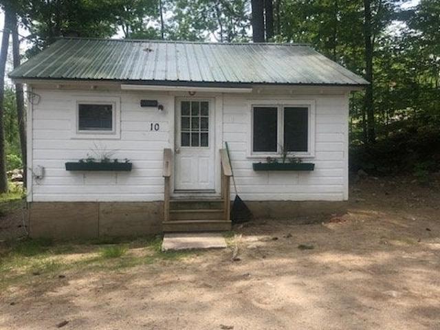 1 bed bath cottage with lake access