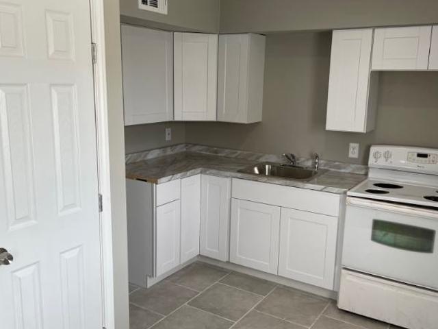 1 bed bath in small apt community!