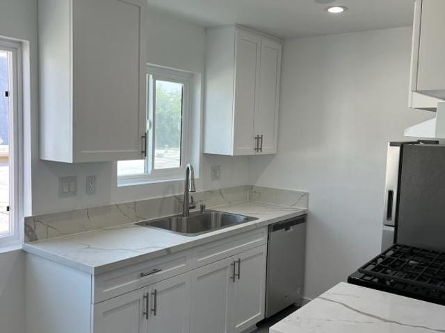 $1,_ BED BATH REMODELED UNIT_NORTH HOLLYWOOD