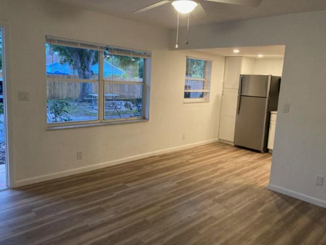 1 Bed Bath Single Family Apartment in Vero Beach_A