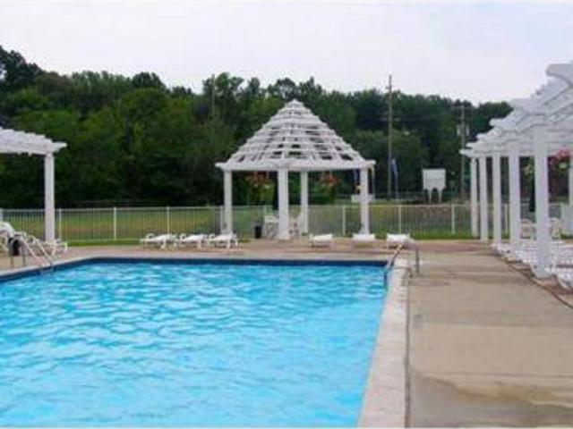 1 Bed Beachwood Townhomes & Apartments