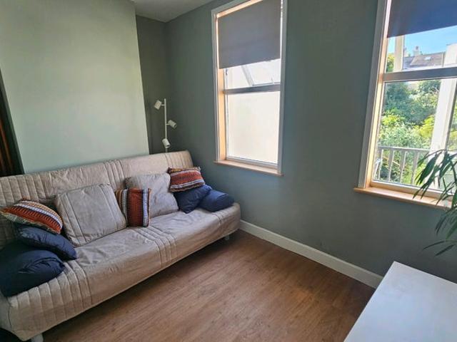 1 bed Brighton flat with balcony and garden