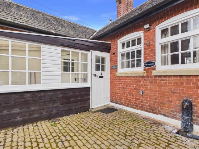1 BED Bungalow To rent