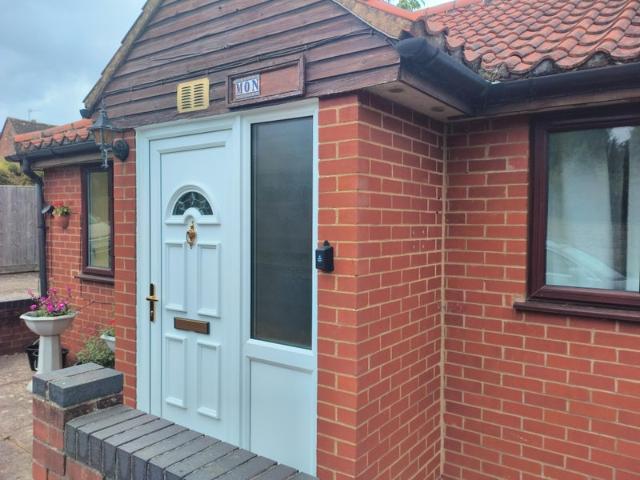 1 bed bungalow with parking in Oxford