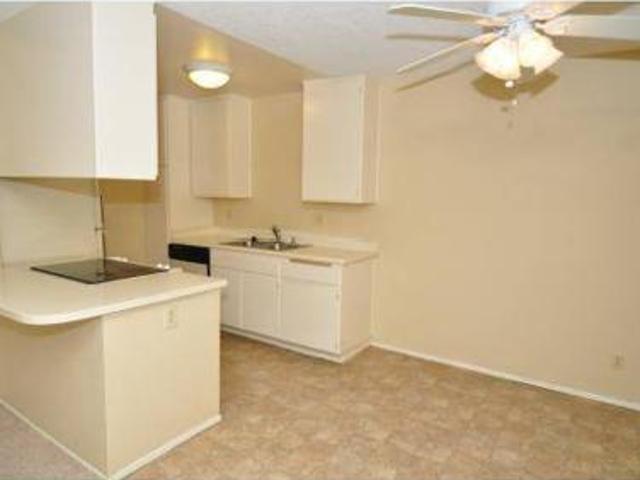 1 Bed Carroll Apartments