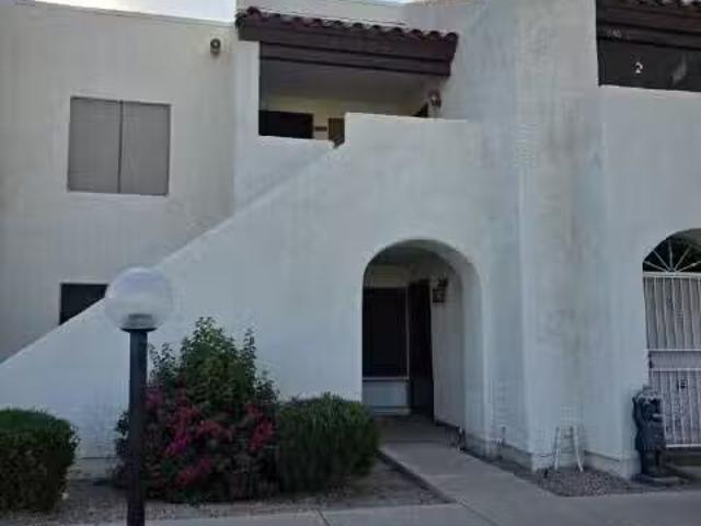 1 Bed Condo Off 47th Ave and Northern! 4730 W Northern Ave #1.