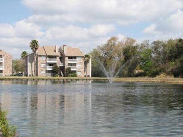 1 Bed Cypress Lake Apartments