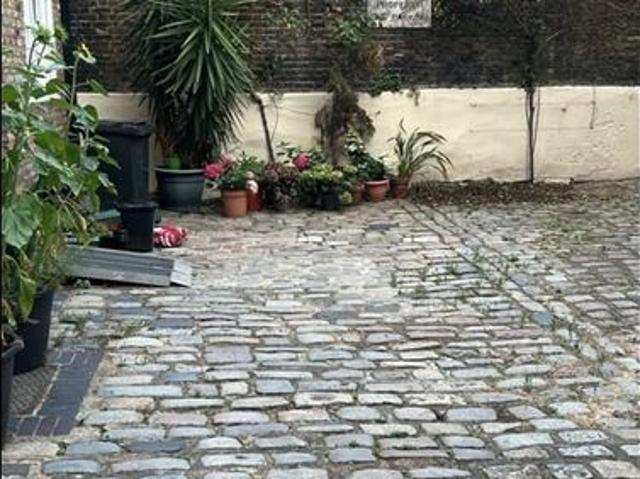 1 Bed Detached House, Westbourne Crescent Mews, W2