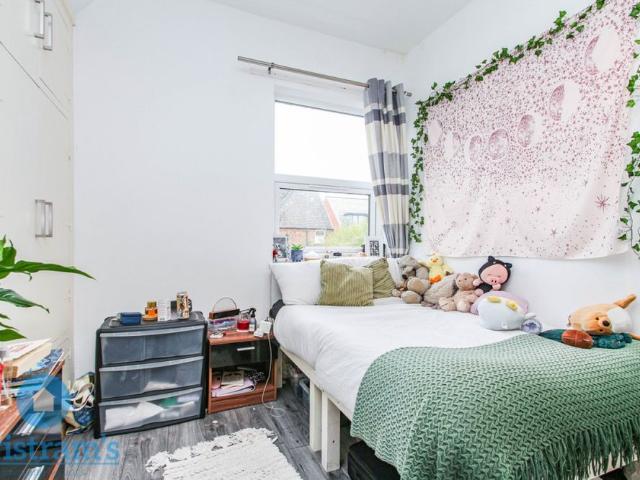 1 bed Detached House for Rent
