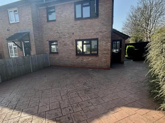1 BED End of terrace house To rent