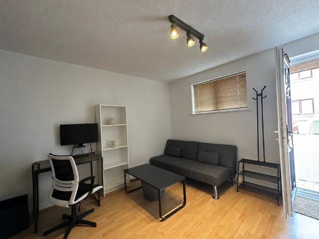 1 Bed End Terrace, Claire Place, E14