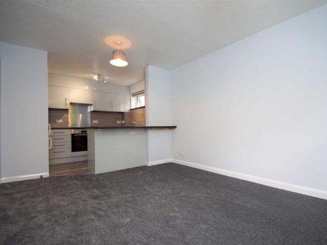 1 bed First Floor Flat for rent