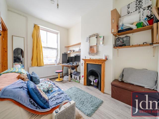 1 bed First Floor Flat to Let for rent in New Cross, London