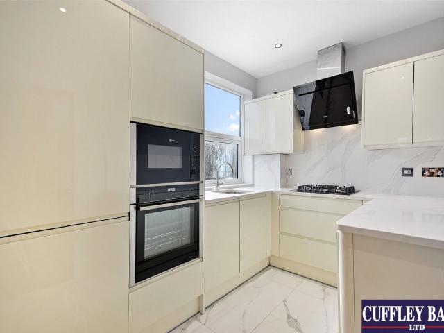 1 bed First Floor Maisonette for Rent