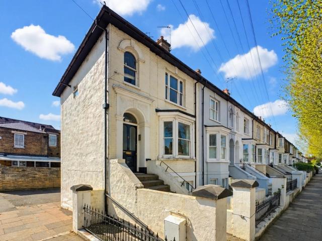1 Bed For Sale in Southend on sea