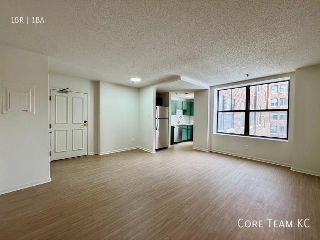 1 Bed For Rent on the Plaza