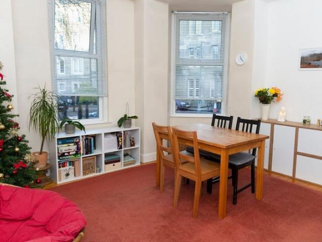 1 Bed Flat, Murieston Crescent, EH11