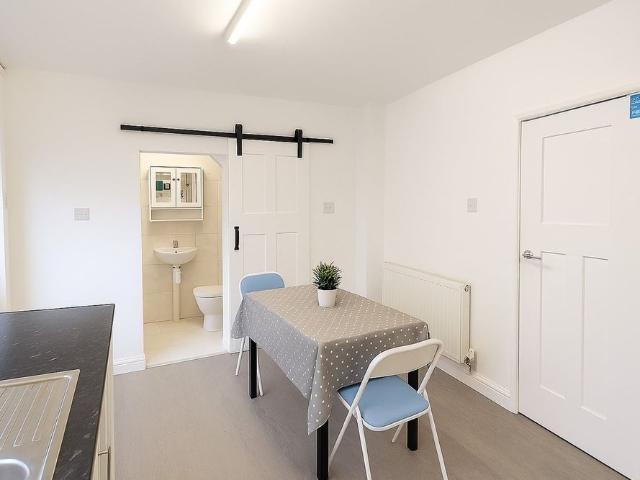 1 Bed Flat, Maddocks St, L13