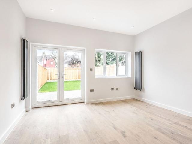1 Bed Flat, Manchester Road, CR7