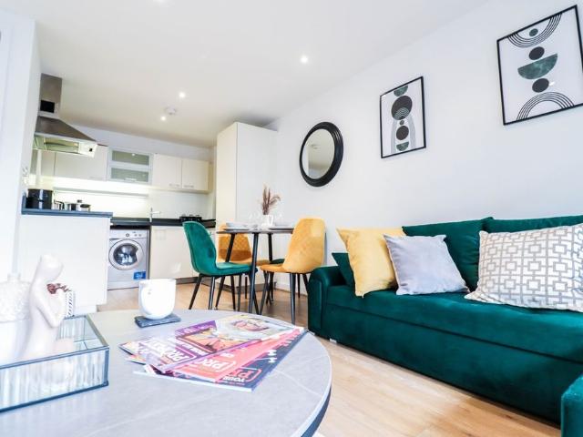 1 Bed Flat, Manilla Street, E14