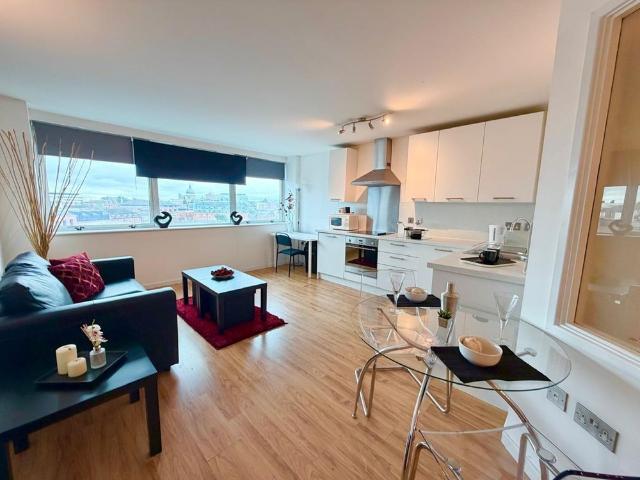 1 Bed Flat, Marco Island, NG1