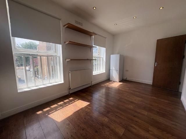 1 Bed Flat, Median Road, E5