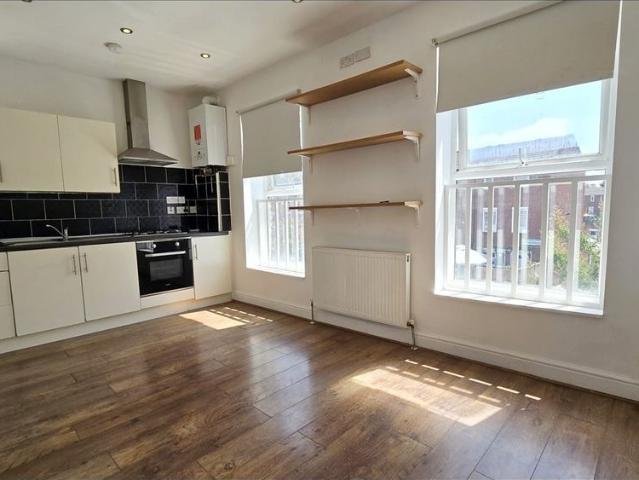 1 Bed Flat, Median Road, E5