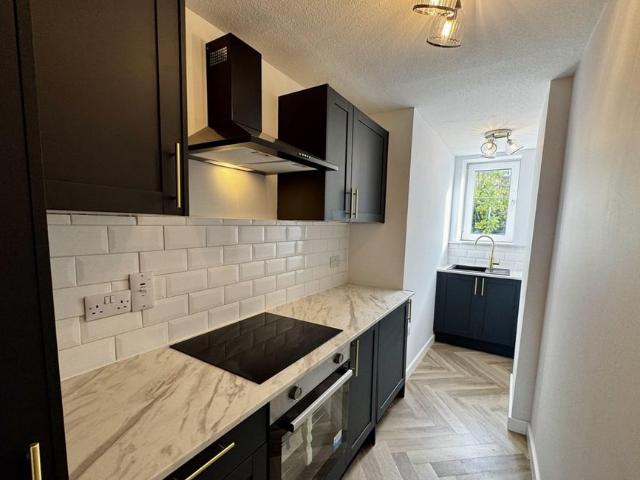 1 Bed Flat, Menzies Road, AB11