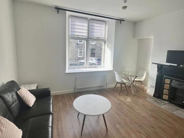 1 Bed Flat, Menzies Road, AB11