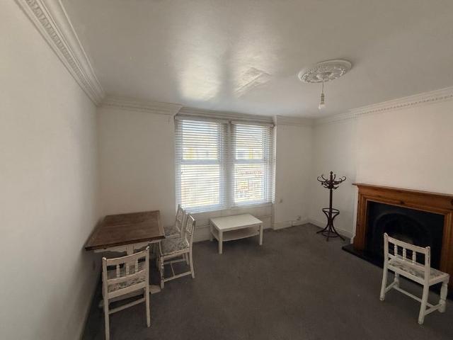 1 Bed Flat, Merton Road, SW18