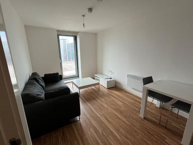 1 Bed Flat, Michigan Avenue, M50