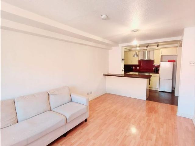 1 Bed Flat, Midland Court, B3