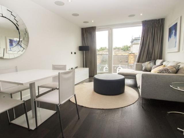 1 Bed Flat, Moore House, SW1W
