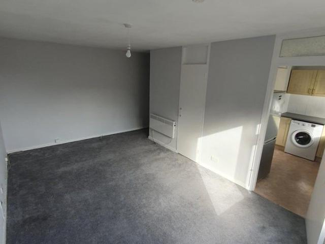 1 Bed Flat, Montague Court, BS2