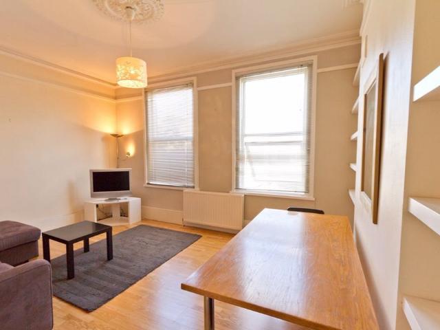 1 Bed Flat, Morrish Road, SW2