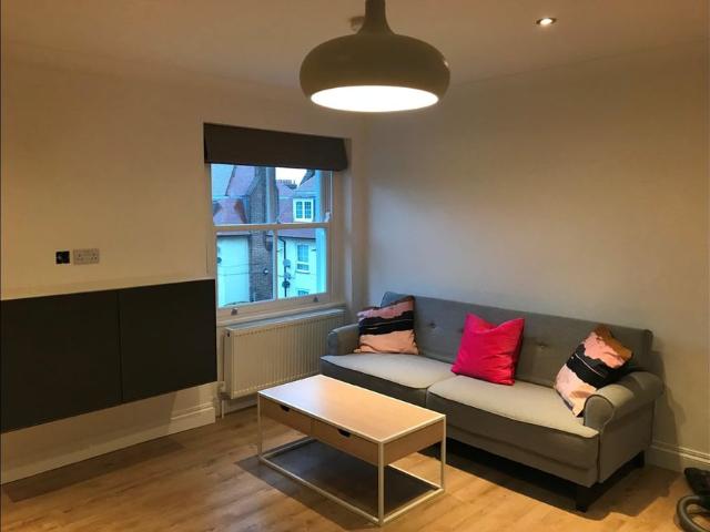 1 Bed Flat, Mount Nod Rd, SW16