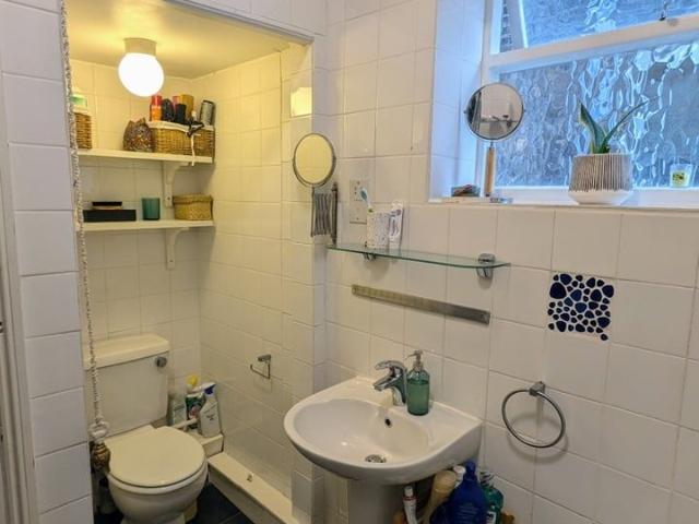 1 Bed Flat, Mount Pleasant Road, SE13