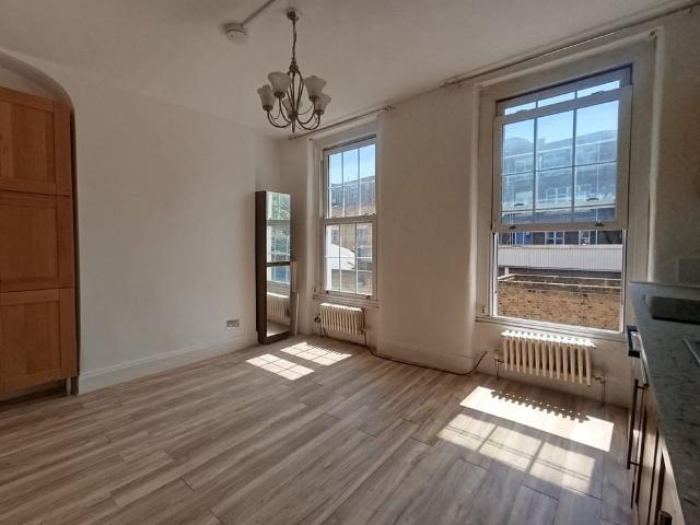 1 Bed Flat, Mount Terrace, E1