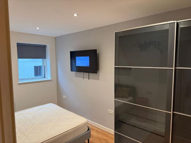 1 Bed Flat, Naval Road, M4