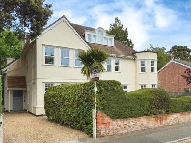 1 Bed Flat Near Meyrick Park for Short Term Let
