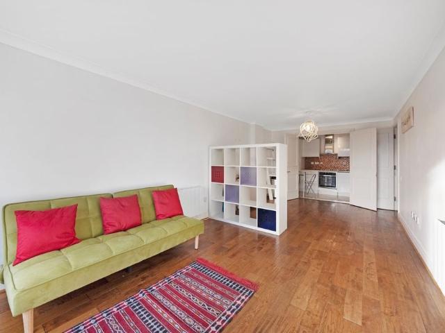 1 Bed Flat, New Caledonian Wharf, SE16