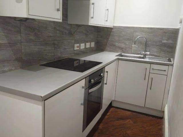 1 Bed Flat, Newstead House, L15
