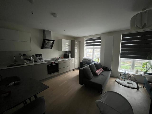 1 bed flat next to Priory Park ASAP