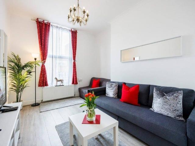 1 Bed Flat, North End Road, W14