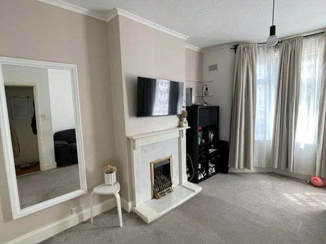 1 Bed Flat, Northwood Road, CR7